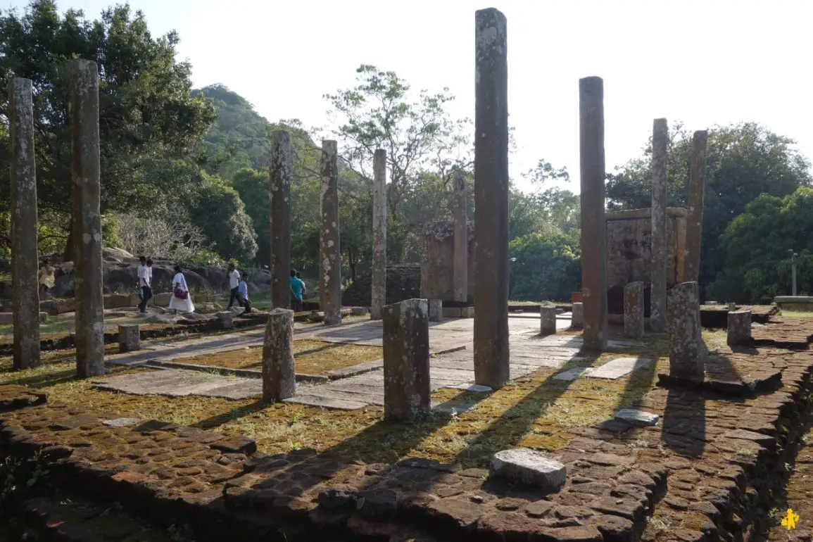 Visiter Mihintale | Blog VOYAGES ET ENFANTS